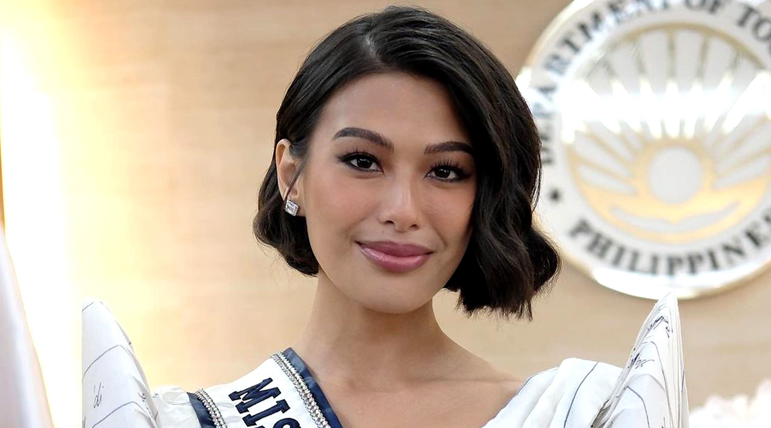 Michelle Dee Stuns in Balintawak as Tourism Icon